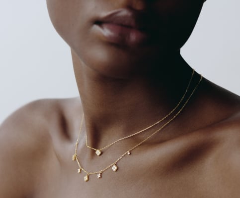 Sacré coeur woman | Agatha